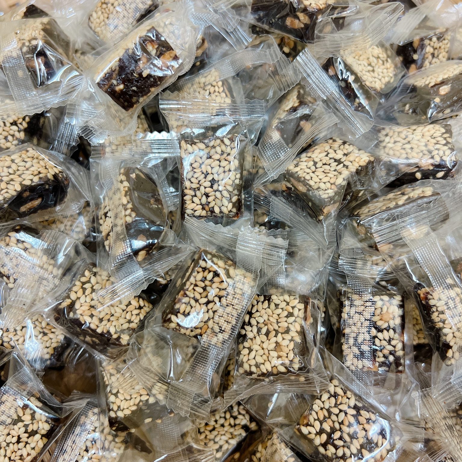 Banana Sesame Peanuts Candy With Coconut - Kẹo Chuối Mè Đậu Phộng Nước ...